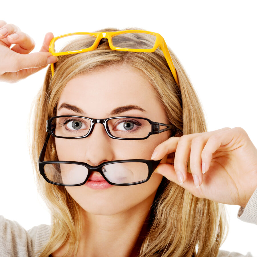 ¿Cómo saber si necesito gafas? Señales y síntomas que no debes ignorar